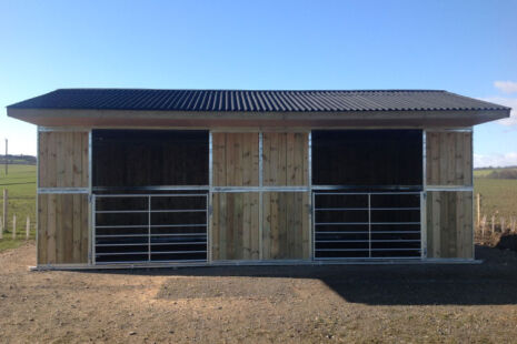 How much does a horse stable cost? | Vale Stables